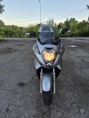 Honda Silverwing 2008 in Vilnius, with an engine capacity of 0.60 L and mileage of 41 thousand km for 2000 €, photo 12 on AUTOMOTO.COM.LV