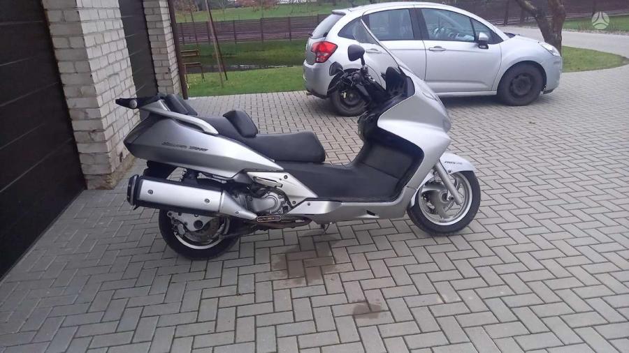 Хонда Silverwing 2009 в Плунге, объемом двигателя 0.60 л и пробегом 36 тыс. км за 1630 €, фото 3 на AUTOMOTO.COM.LV