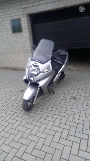 Хонда Silverwing 2009 в Плунге, объемом двигателя 0.60 л и пробегом 36 тыс. км за 1630 €, фото 4 на AUTOMOTO.COM.LV