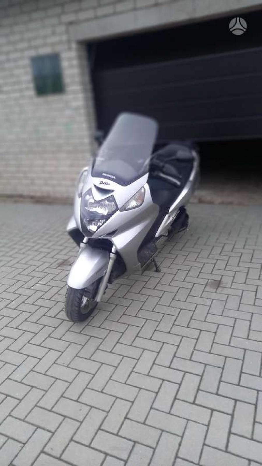 Хонда Silverwing 2009 в Плунге, объемом двигателя 0.60 л и пробегом 36 тыс. км за 1630 €, фото 4 на AUTOMOTO.COM.LV