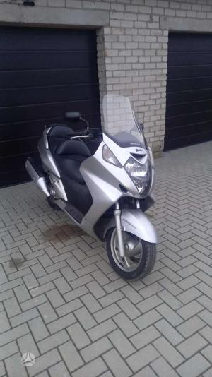 Хонда Silverwing 2009 в Плунге, объемом двигателя 0.60 л и пробегом 36 тыс. км за 1630 €, фото 5 на AUTOMOTO.COM.LV