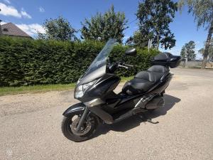 Хонда Silverwing 2009 в Каунас, объемом двигателя 0.40 л и пробегом 44 тыс. км за 2050 €, фото  на AUTOMOTO.COM.LV