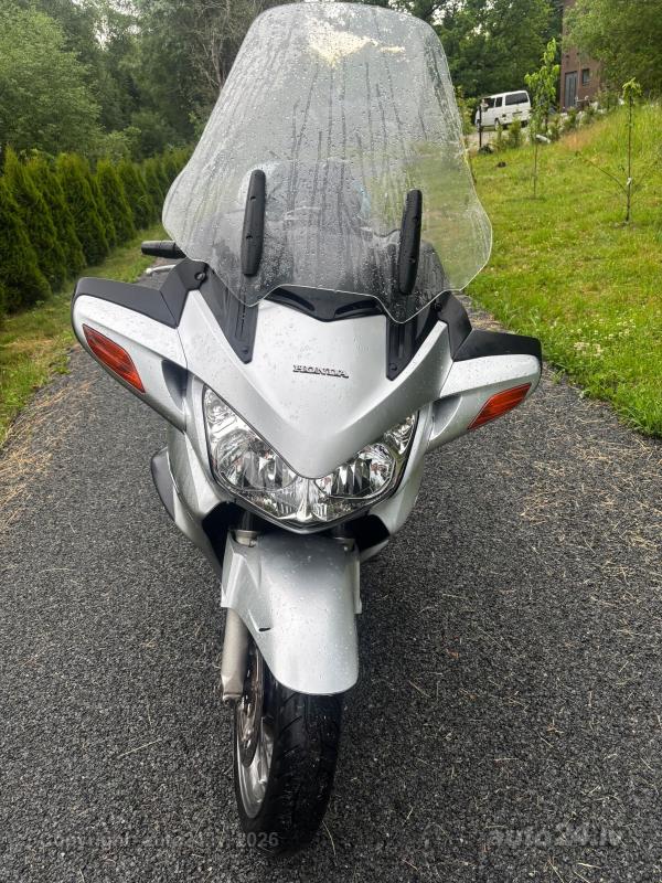 Grey Honda ST 1300 2007 in Tallinn, with an engine capacity of 1.30 L and mileage of 160 thousand km for 3990 €, photo 2 on AUTOMOTO.COM.LV