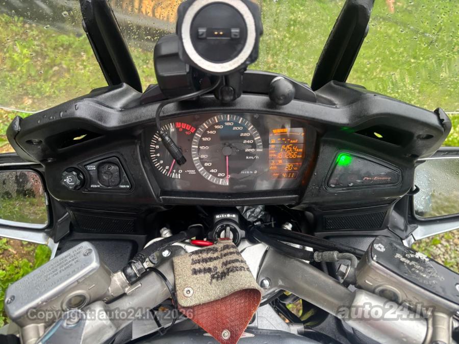 Grey Honda ST 1300 2007 in Tallinn, with an engine capacity of 1.30 L and mileage of 160 thousand km for 3990 €, photo 7 on AUTOMOTO.COM.LV