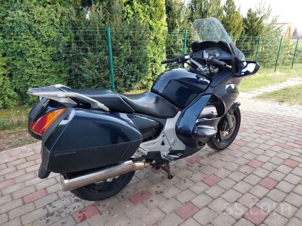 Honda ST 1300 2004 in Saldus, with an engine capacity of 1.30 L and mileage of 0 thousand km for 3950 €, photo 5 on AUTOMOTO.COM.LV