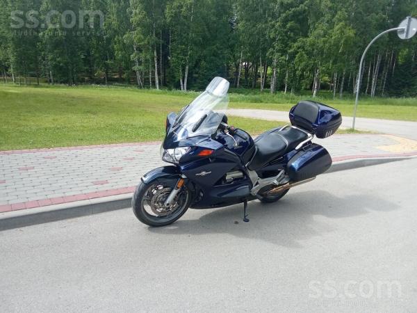Honda ST 1300 2005 in Aluksne, with an engine capacity of 1.30 L and mileage of 0 thousand km for 3350 €, photo 1 on AUTOMOTO.COM.LV