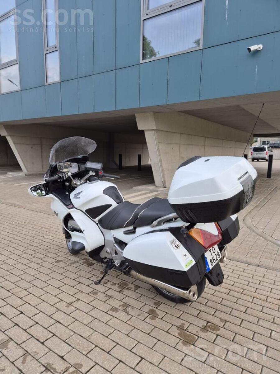 Honda ST 1300 2010 in Jekabpils, with an engine capacity of 1.30 L and mileage of 0 thousand km for 5499 €, photo 5 on AUTOMOTO.COM.LV