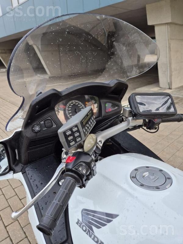 Honda ST 1300 2010 in Jekabpils, with an engine capacity of 1.30 L and mileage of 0 thousand km for 5499 €, photo 10 on AUTOMOTO.COM.LV