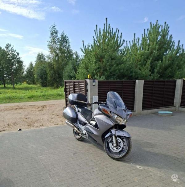 Grey Honda ST 2002 in Rokiskis, with an engine capacity of 1.30 L and mileage of 121 thousand km for 4100 €, photo 3 on AUTOMOTO.COM.LV