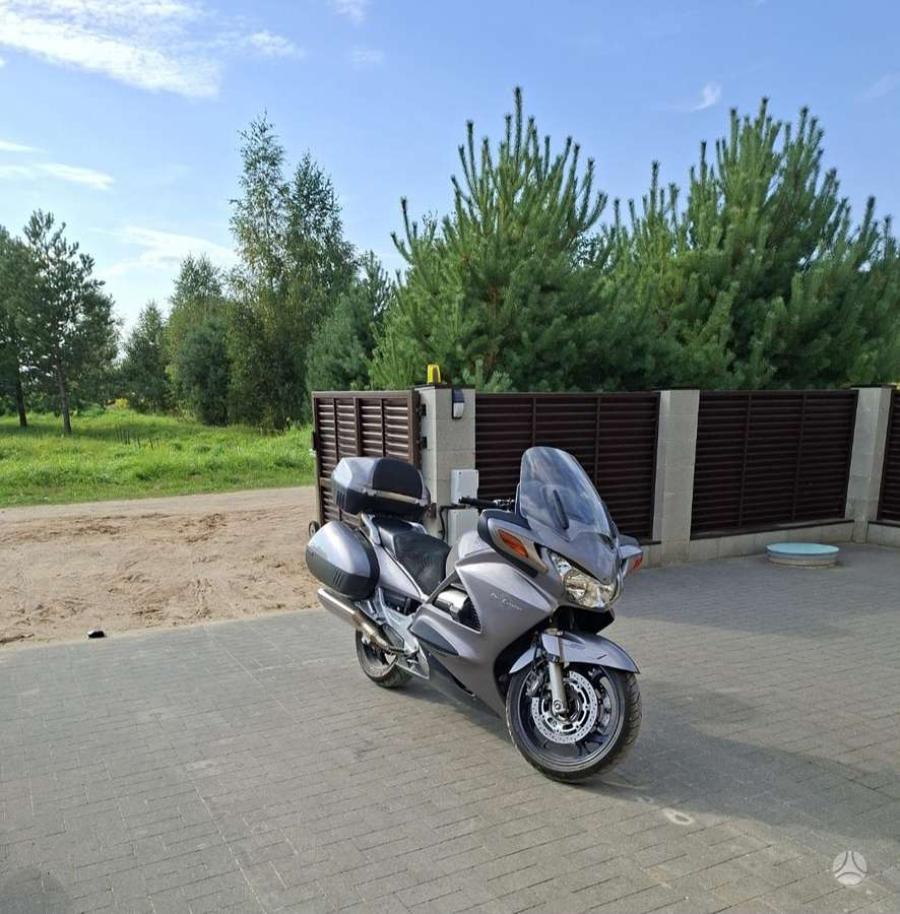 Grey Honda ST 2002 in Rokiskis, with an engine capacity of 1.30 L and mileage of 121 thousand km for 4100 €, photo 3 on AUTOMOTO.COM.LV