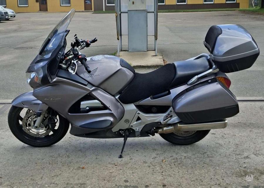 Grey Honda ST 2002 in Rokiskis, with an engine capacity of 1.30 L and mileage of 121 thousand km for 4100 €, photo 5 on AUTOMOTO.COM.LV