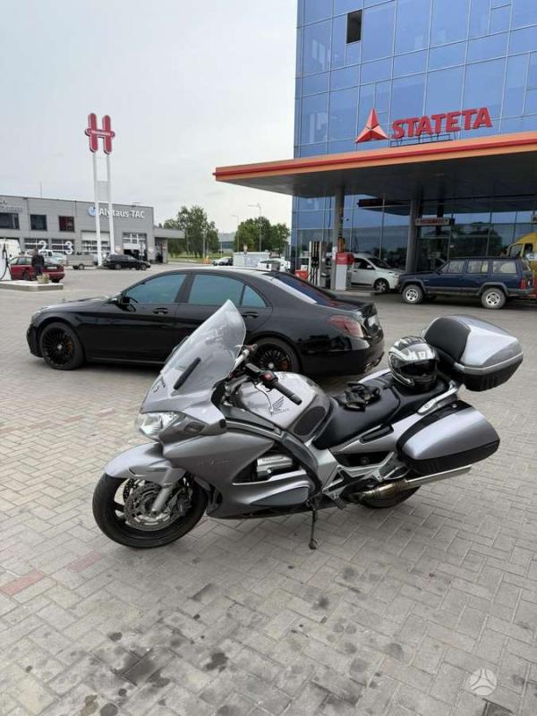 Серый Хонда ST 2003 в Каунас, объемом двигателя 1.30 л и пробегом 140 тыс. км за 3200 €, фото 1 на AUTOMOTO.COM.LV