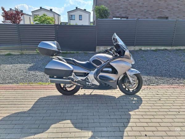 Grey Honda ST 2003 in Kaunas, with an engine capacity of 1.30 L and mileage of 140 thousand km for 3700 €, photo 2 on AUTOMOTO.COM.LV