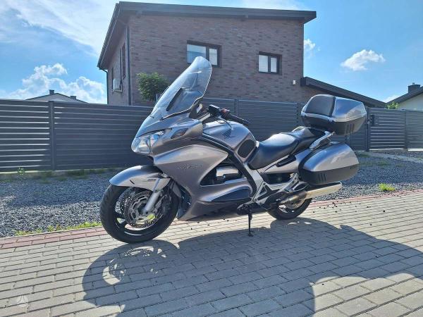 Grey Honda ST 2003 in Kaunas, with an engine capacity of 1.30 L and mileage of 140 thousand km for 3700 €, photo 3 on AUTOMOTO.COM.LV