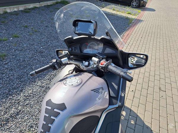 Grey Honda ST 2003 in Kaunas, with an engine capacity of 1.30 L and mileage of 140 thousand km for 3700 €, photo 9 on AUTOMOTO.COM.LV