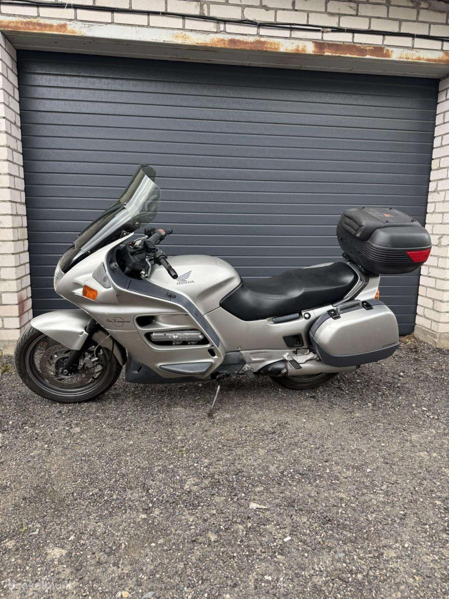 Honda ST 1990 in Kaunas, with an engine capacity of 1.10 L and mileage of 73 thousand km for 1200 €, photo 6 on AUTOMOTO.COM.LV
