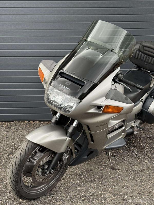 Honda ST 1990 in Kaunas, with an engine capacity of 1.10 L and mileage of 73 thousand km for 1200 €, photo 10 on AUTOMOTO.COM.LV
