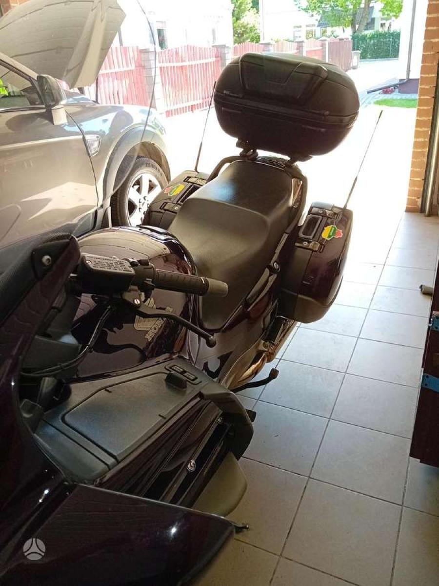 Honda ST 1996 Kaišiadorys, ar dzinēja tilpumu 1.10 L un nobraukumu 64 tūkst. km par 2200 €, foto 5 vietnē AUTOMOTO.COM.LV