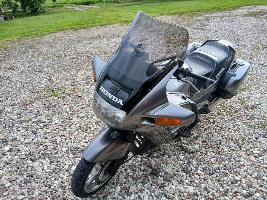 Honda ST 2001 in Kaunas, with an engine capacity of 1.10 L and mileage of 58 thousand km for 1800 €, photo 1 on AUTOMOTO.COM.LV