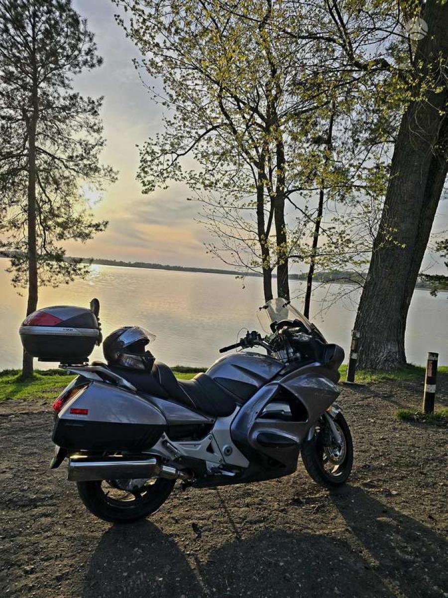 Honda ST 2003 Panevēža, ar dzinēja tilpumu 1.30 L un nobraukumu 66 tūkst. km par 3700 €, foto 1 vietnē AUTOMOTO.COM.LV
