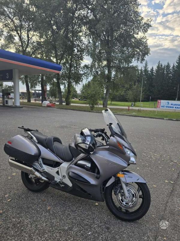 Honda ST 2003 in Panevezys, with an engine capacity of 1.30 L and mileage of 66 thousand km for 3700 €, photo 2 on AUTOMOTO.COM.LV