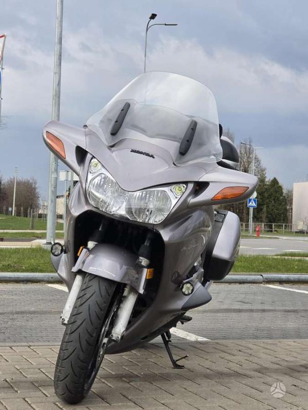 Honda ST 2003 in Panevezys, with an engine capacity of 1.30 L and mileage of 66 thousand km for 3700 €, photo 4 on AUTOMOTO.COM.LV