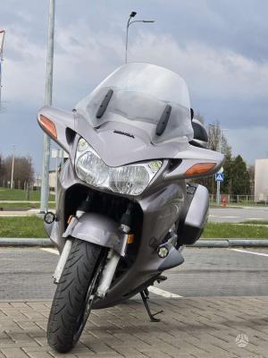 Honda ST 2003 Panevēža, ar dzinēja tilpumu 1.30 L un nobraukumu 66 tūkst. km par 3700 €, foto 5 vietnē AUTOMOTO.COM.LV