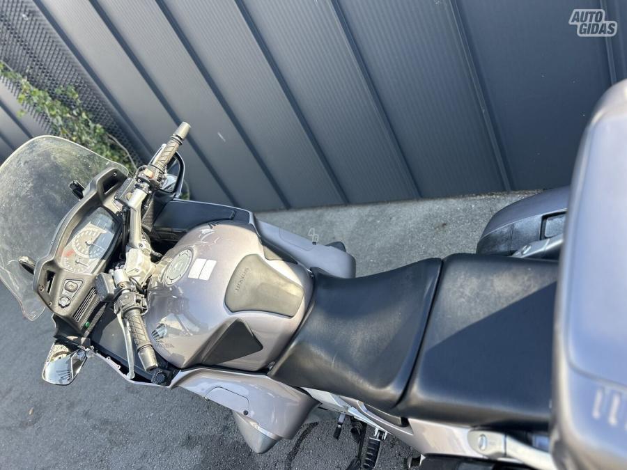 Honda ST 2004 in Klaipeda, with an engine capacity of 0.00 L and mileage of 0 thousand km for 2550 €, photo 9 on AUTOMOTO.COM.LV