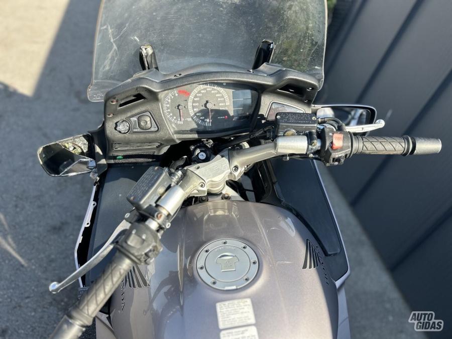Honda ST 2004 in Klaipeda, with an engine capacity of 0.00 L and mileage of 0 thousand km for 2550 €, photo 10 on AUTOMOTO.COM.LV