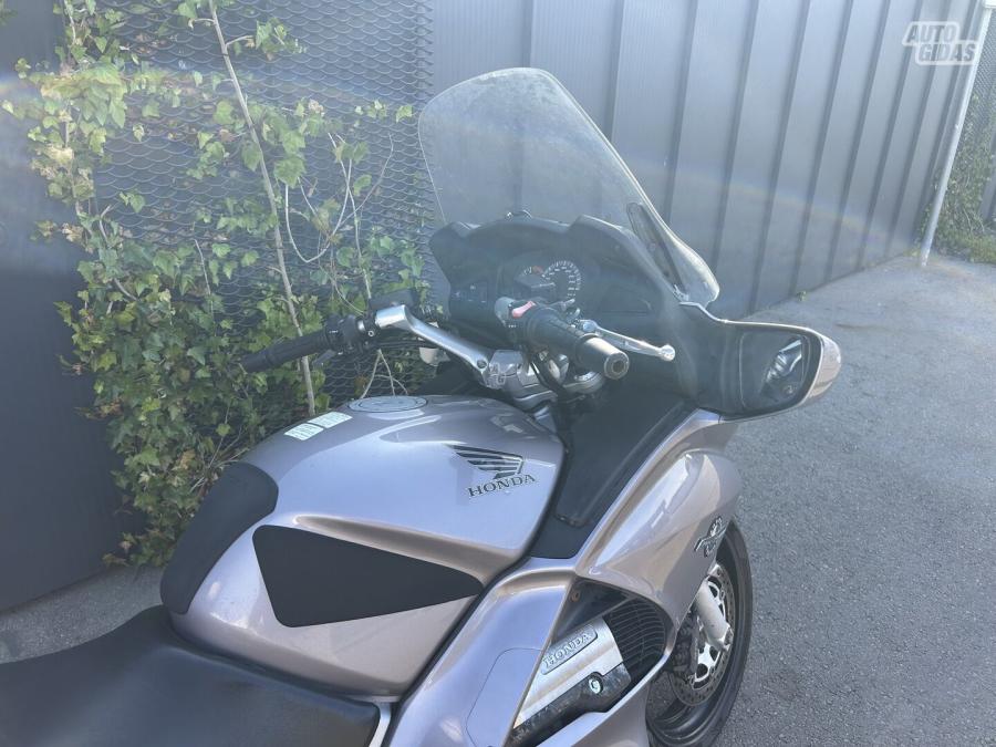 Honda ST 2004 in Klaipeda, with an engine capacity of 0.00 L and mileage of 0 thousand km for 2550 €, photo 19 on AUTOMOTO.COM.LV