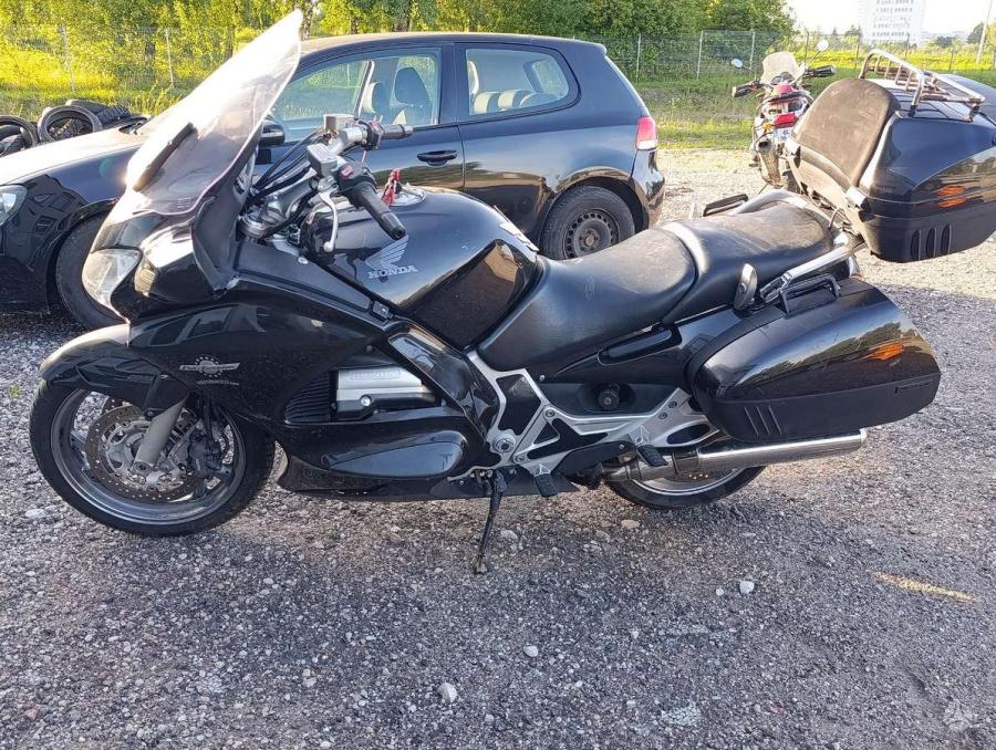 Honda ST 2013 Alīta, ar dzinēja tilpumu 1.30 L un nobraukumu 54 tūkst. km par 5200 €, foto 3 vietnē AUTOMOTO.COM.LV