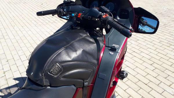 Sarkans Honda ST 2001 Viļņa, ar dzinēja tilpumu 1.10 L un nobraukumu 58 tūkst. km par 1999 €, foto 9 vietnē AUTOMOTO.COM.LV