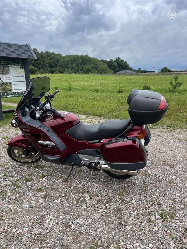 Red Honda ST 2001 in Gargzdai, with an engine capacity of 1.10 L and mileage of 198 thousand km for 1999 €, photo 4 on AUTOMOTO.COM.LV