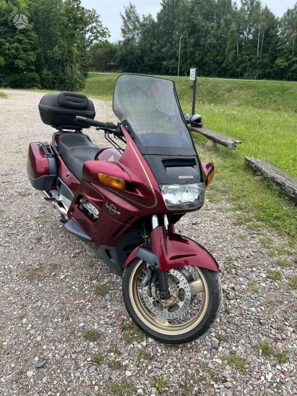 Red Honda ST 2001 in Gargzdai, with an engine capacity of 1.10 L and mileage of 198 thousand km for 1999 €, photo 7 on AUTOMOTO.COM.LV