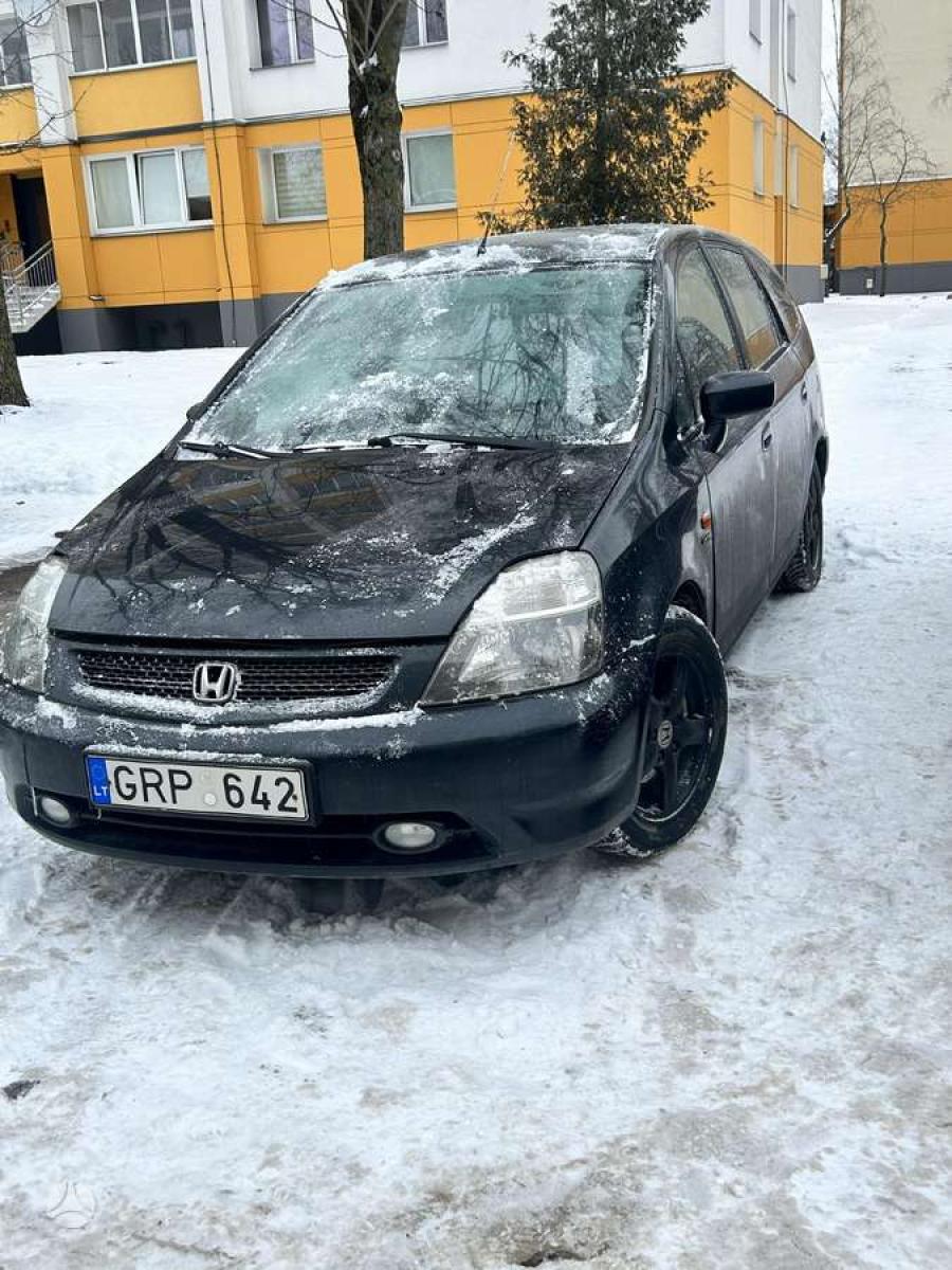 Black Honda Stream 2002 in Kaunas, with an engine capacity of 2.00 L and mileage of 302 thousand km for 499 €, photo 2 on AUTOMOTO.COM.LV