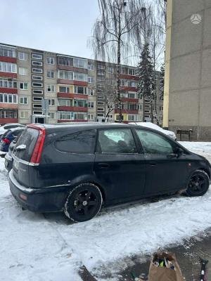 Black Honda Stream 2002 in Kaunas, with an engine capacity of 2.00 L and mileage of 302 thousand km for 499 €, photo 3 on AUTOMOTO.COM.LV