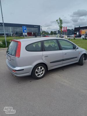 Grey Honda Stream 2001 in Vilnius, with an engine capacity of 2.00 L and mileage of 218 thousand km for 1999 €, photo 4 on AUTOMOTO.COM.LV