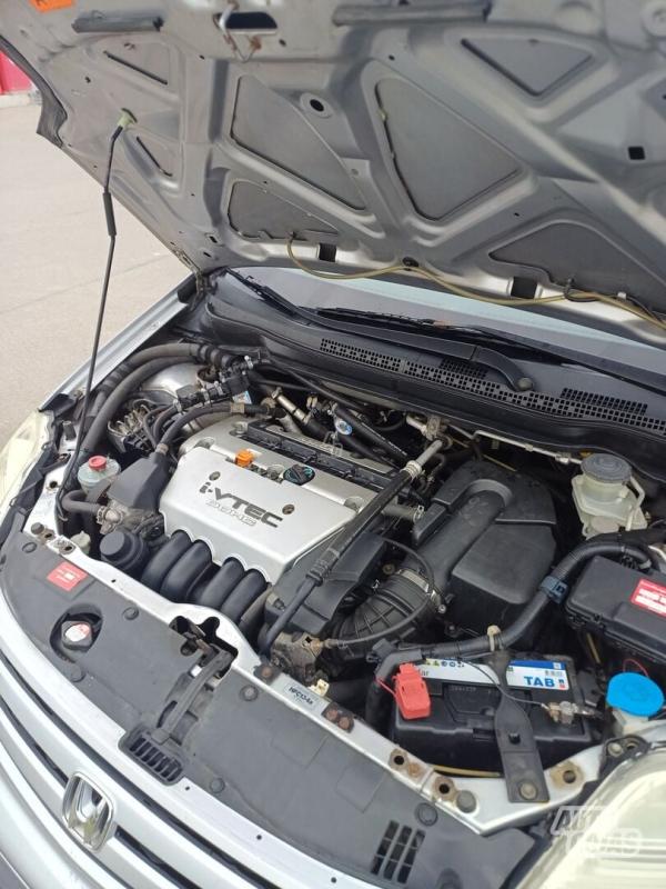 Grey Honda Stream 2001 in Vilnius, with an engine capacity of 2.00 L and mileage of 218 thousand km for 1999 €, photo 6 on AUTOMOTO.COM.LV