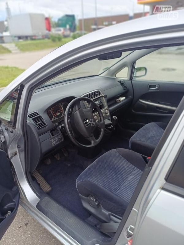 Grey Honda Stream 2001 in Vilnius, with an engine capacity of 2.00 L and mileage of 218 thousand km for 1999 €, photo 9 on AUTOMOTO.COM.LV