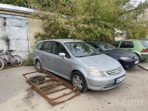 Pelēks Honda Stream 2001 Rīga, ar dzinēja tilpumu 2.00 L un nobraukumu 255 tūkst. km par 600 €, foto 3 vietnē AUTOMOTO.COM.LV