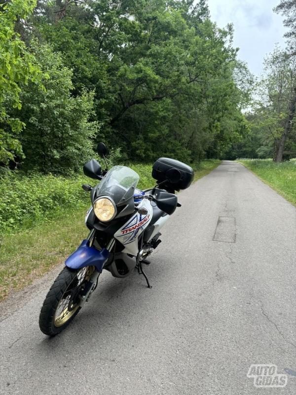 Zils Honda Transalp 2010 Šakiai, ar dzinēja tilpumu 0.70 L un nobraukumu 0 tūkst. km par 3050 €, foto 3 vietnē AUTOMOTO.COM.LV