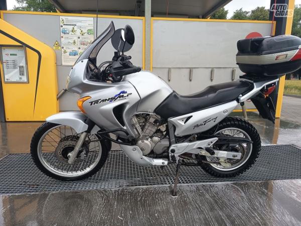 Pelēks Honda Transalp 2001 Širvintos, ar dzinēja tilpumu 0.65 L un nobraukumu 55 tūkst. km par 2200 €, foto 1 vietnē AUTOMOTO.COM.LV