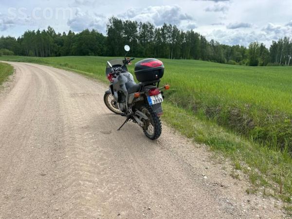 Хонда Transalp 1991 в Резекне, объемом двигателя 0.60 л и пробегом 0 тыс. км за 1500 €, фото 2 на AUTOMOTO.COM.LV