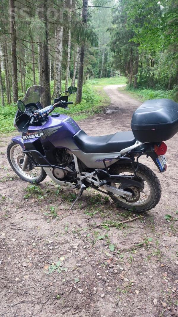 Honda Transalp 1998 Cēsis, ar dzinēja tilpumu 0.60 L un nobraukumu 0 tūkst. km par 2200 €, foto 1 vietnē AUTOMOTO.COM.LV