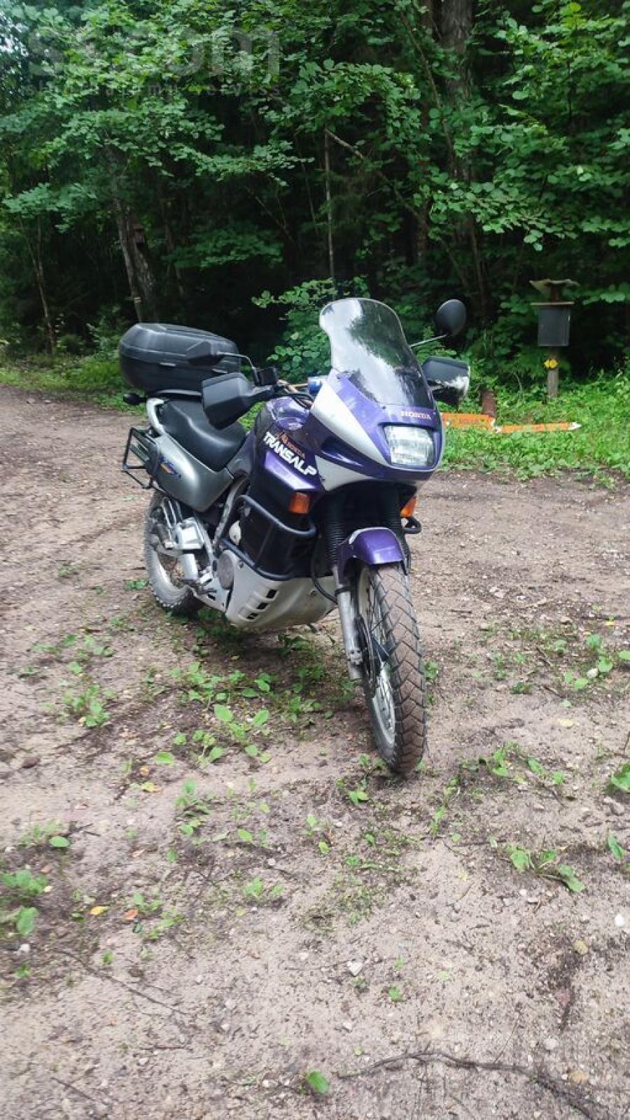 Honda Transalp 1998 Cēsis, ar dzinēja tilpumu 0.60 L un nobraukumu 0 tūkst. km par 2200 €, foto 4 vietnē AUTOMOTO.COM.LV