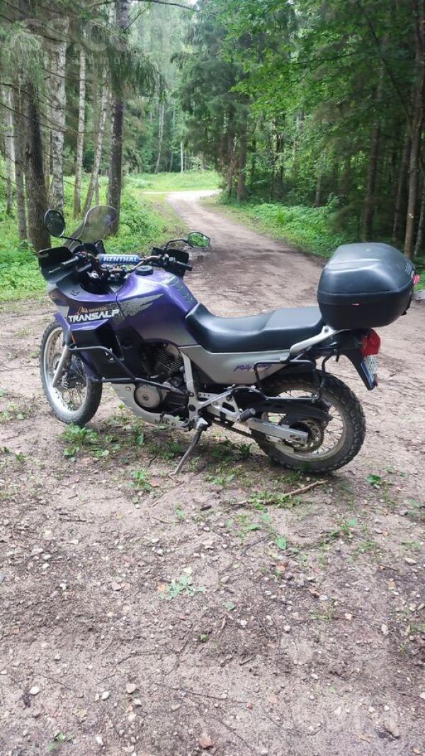 Honda Transalp 1998 Cēsis, ar dzinēja tilpumu 0.60 L un nobraukumu 0 tūkst. km par 2200 €, foto 5 vietnē AUTOMOTO.COM.LV