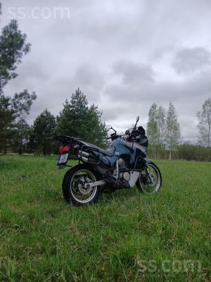 Honda Transalp 2000 Jelgava, ar dzinēja tilpumu 0.60 L un nobraukumu 0 tūkst. km par 1800 €, foto 6 vietnē AUTOMOTO.COM.LV