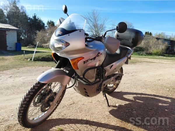 Хонда Transalp 2001 в Вентспилс, объемом двигателя 0.65 л и пробегом 0 тыс. км за 2750 €, фото 1 на AUTOMOTO.COM.LV