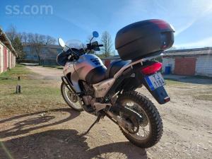 Хонда Transalp 2001 в Вентспилс, объемом двигателя 0.65 л и пробегом 0 тыс. км за 2750 €, фото 4 на AUTOMOTO.COM.LV