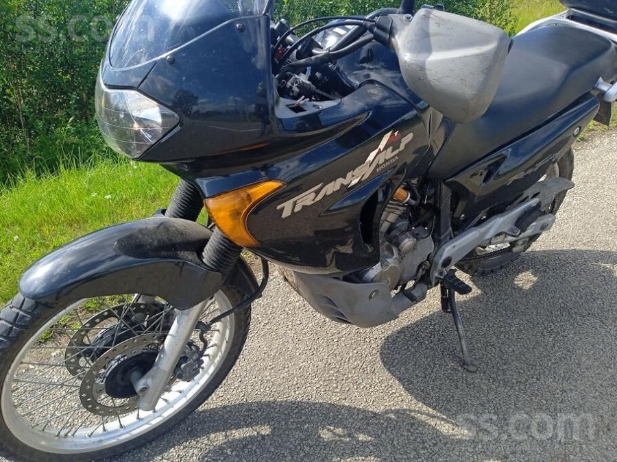 Honda Transalp 2001 in Daugavpils, with an engine capacity of 0.65 L and mileage of 0 thousand km for 2600 €, photo 3 on AUTOMOTO.COM.LV